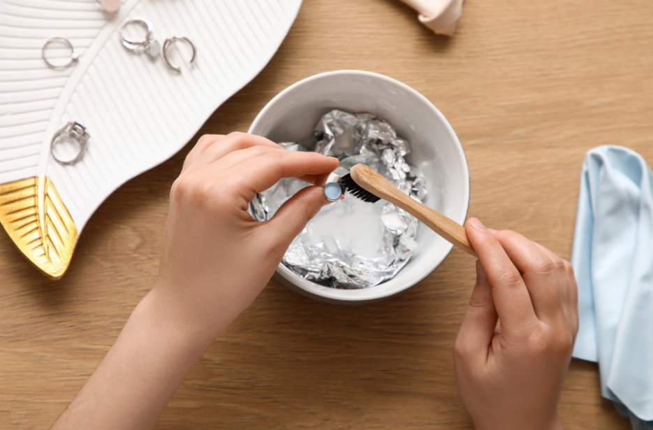 5 Best Silver Cleaners to Restore Shine and Remove Tarnish – Fressho